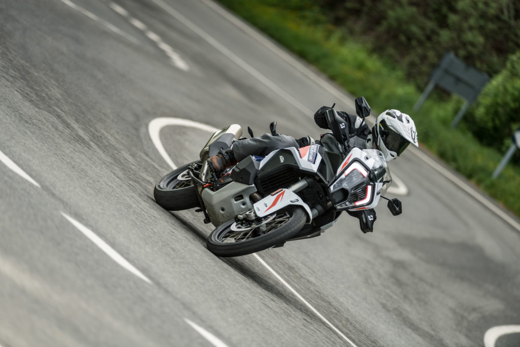 Essai Bridgestone Battlax Adventure Trail AT41 - De l’Océan au Désert ...