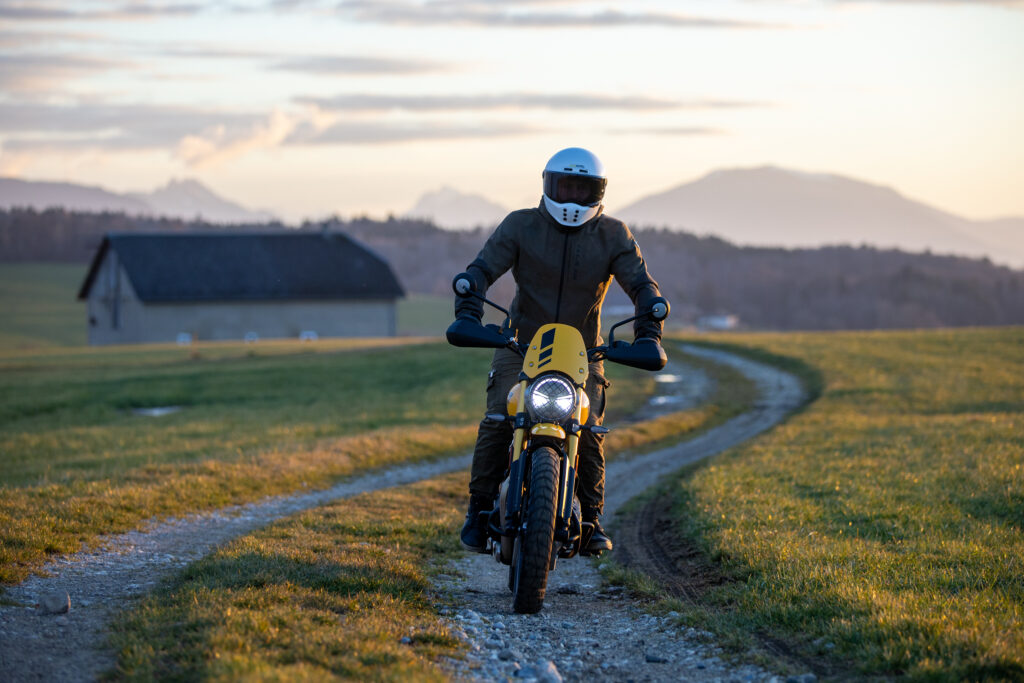 Triumph Scrambler 400 XC - Le chic anglais pour jeunes motards ...